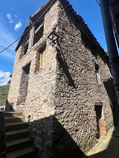Maison 2 pièces à La Tour, à vendre