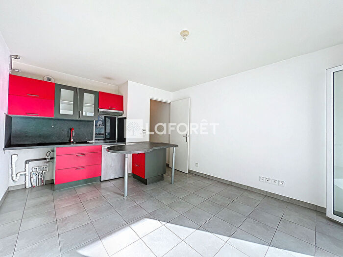 Maisons à vendre et appartements à louer - 1