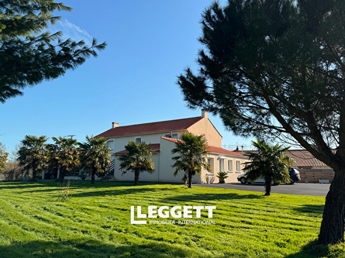 Sainte-Flaive-des-Loups : Maison 8 pièces à vendre