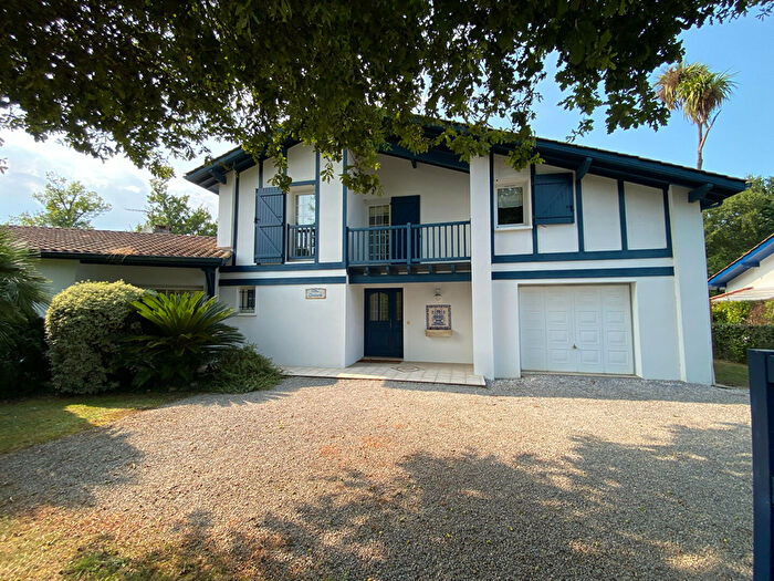 Maison à vendre - Bassussarry - 5 pièces - 4 chambres