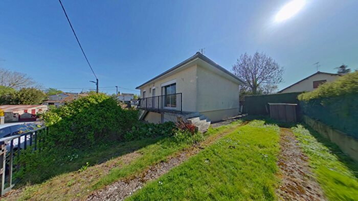 Maison à louer - Vouillé - 5 pièces - 3 chambres