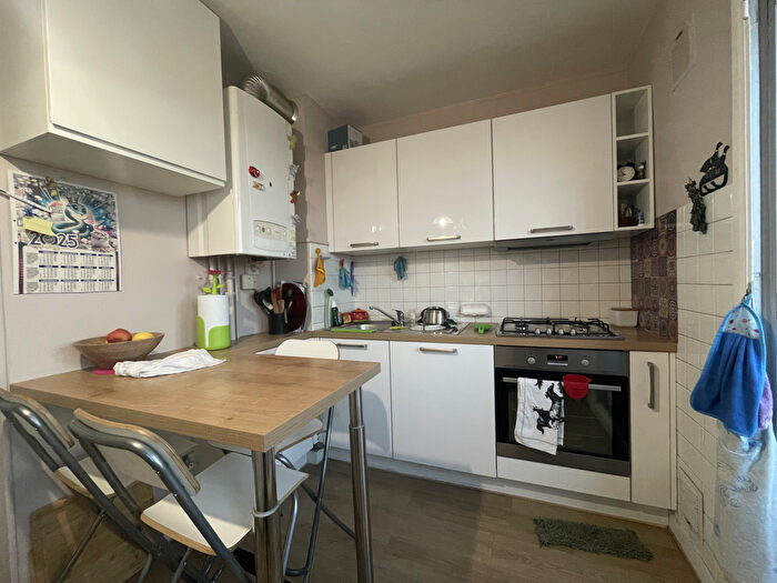 Appartement à vendre - Vichy, Champ Capelet - 3 pièces - 2 chambres