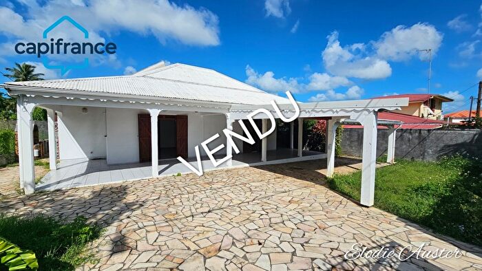 Maison à vendre - Les Abymes - 7 pièces - 4 chambres