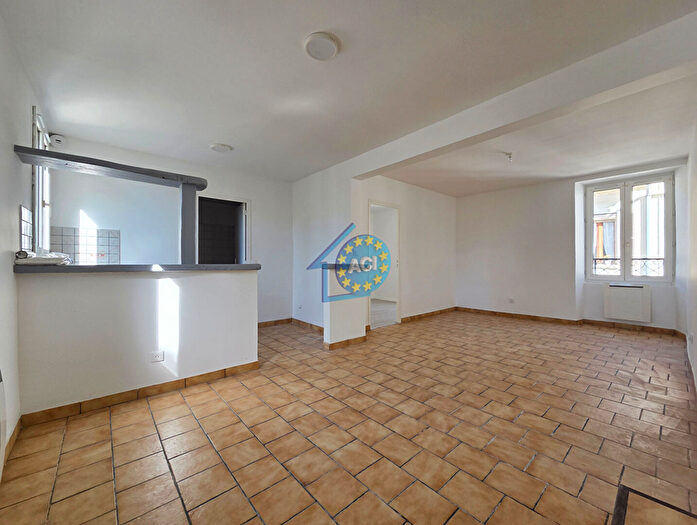 Appartement à vendre - Mantes-la-Jolie, Centre-ville - 2 pièces - 1 chambre