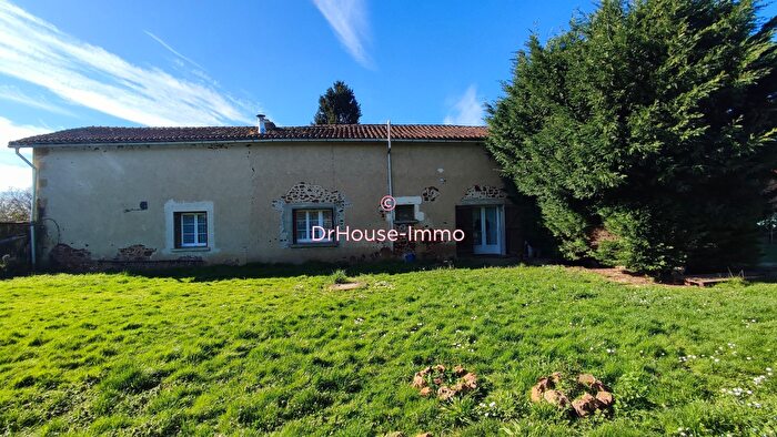 Maison 5 pièces à Availles-Limouzine, à vendre