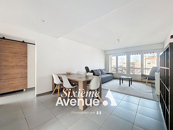 Appartement à vendre - Bron, Eglise - 3 pièces - 2 chambres