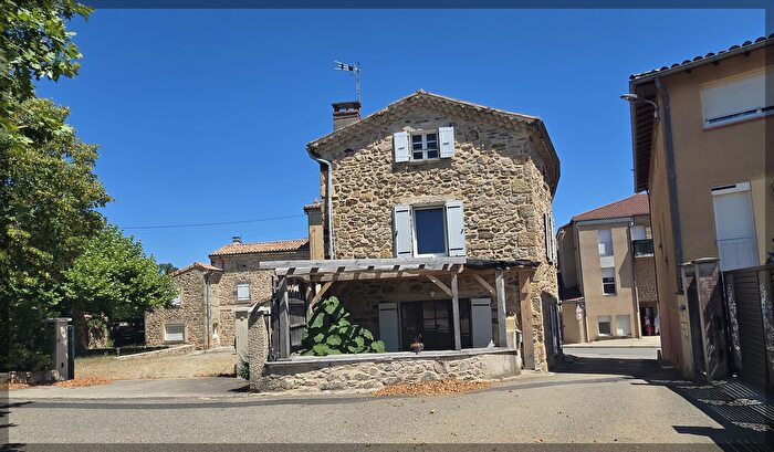 Maison 8 pièces à Alboussière, à vendre