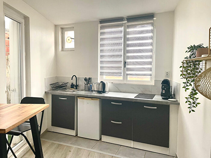 Appartement à louer - Reims, Neufchatel, Orgeval, Laon, Zola - 1 pièce
