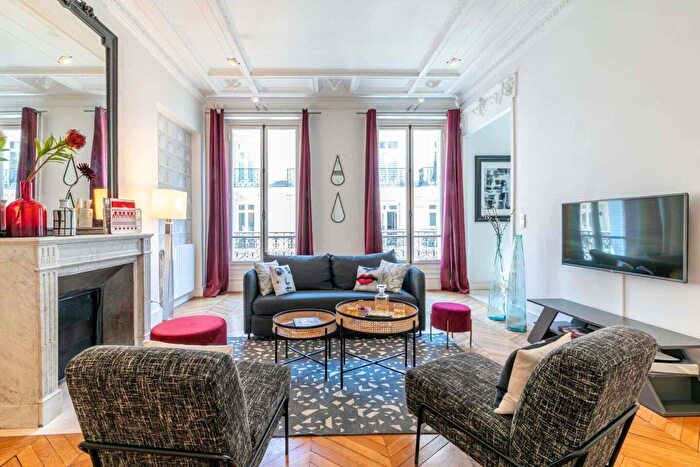 Appartement à louer - Triangle dOr, Paris ème - 4 pièces - 2 chambres