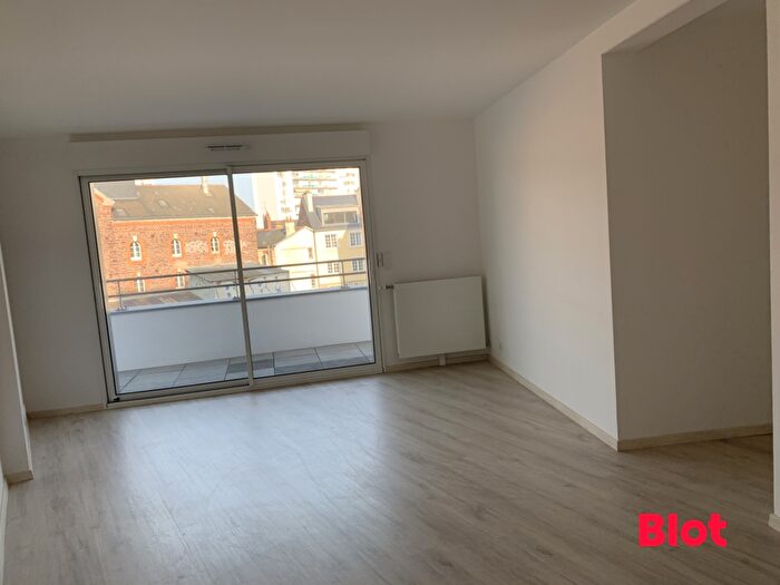 Appartement 3 pièces à louer - Quartiers Centre, Saint-Hélier, Gare