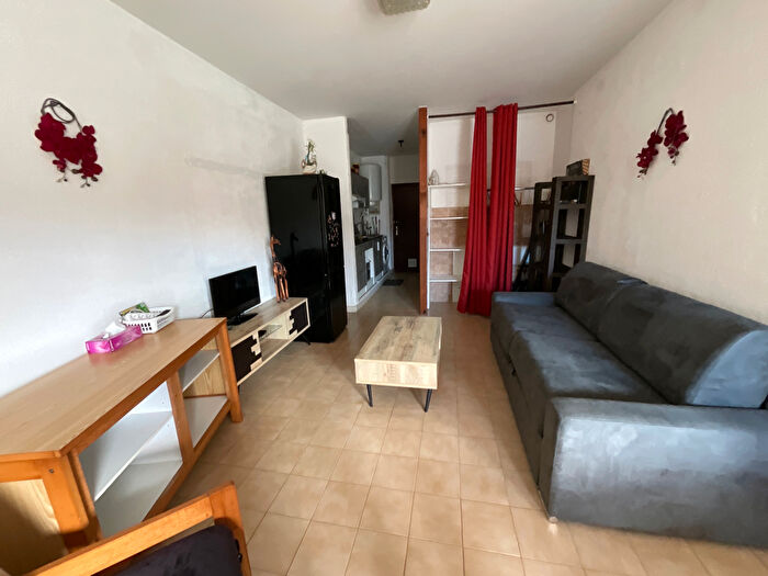 Appartement à louer - Santa-Lucia-di-Moriani - 1 pièce