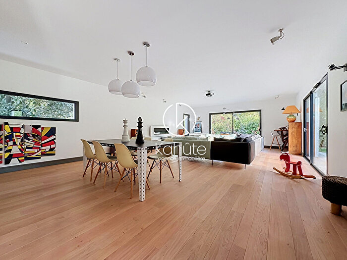 Maison 8 pièces à vendre à Charbonnières-les-Bains