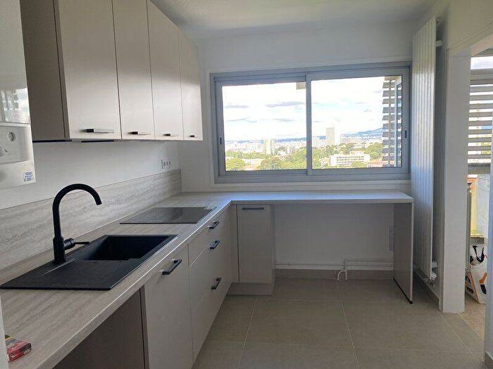 Appartement 5 pièces à Marseille 9ème arrondissement, à louer