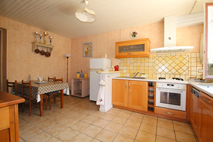 Maison à vendre - Bagnères-de-Luchon - 4 pièces - 2 chambres
