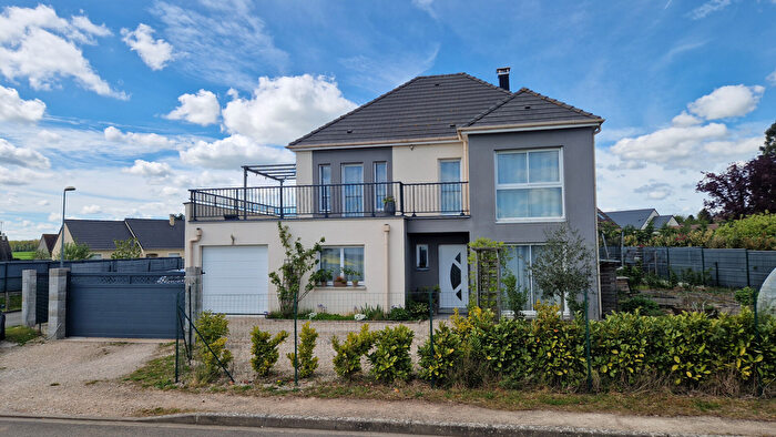 Maison 6 pièces à Berchères-Saint-Germain, à vendre