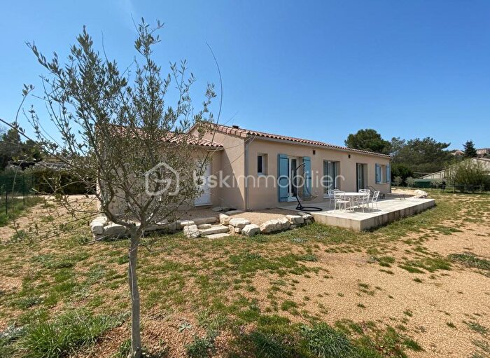 Maison à vendre - Saint-Saturnin-lès-Apt - 6 pièces - 4 chambres