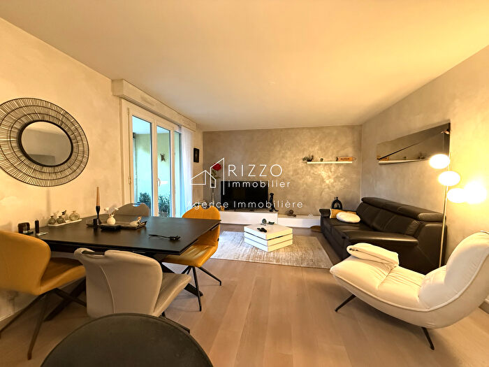 Appartement à vendre - Annemasse, Centre-ville - 4 pièces - 3 chambres