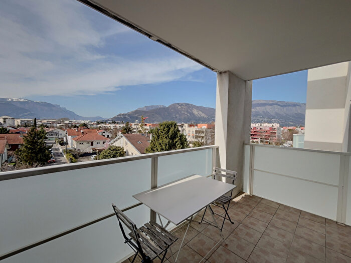 Appartement à louer - Saint-Martin-dHères, Centre-ville - 2 pièces - 1 chambre