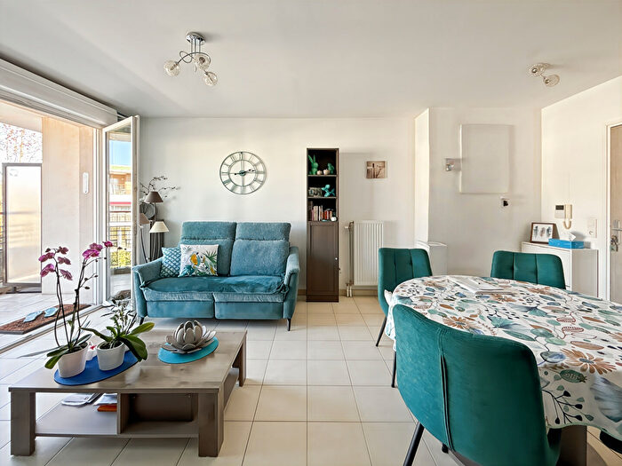 Appartement à vendre - Mantes-la-Jolie, Centre-ville - 3 pièces - 2 chambres