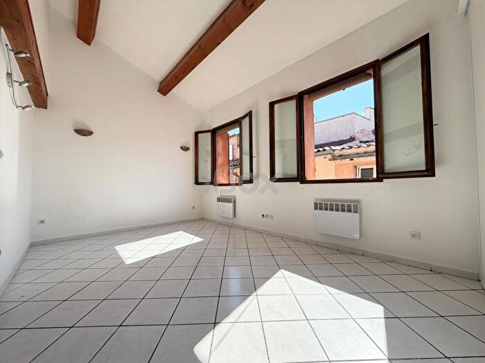 Appartement à louer - Cuers - 3 pièces - 1 chambre