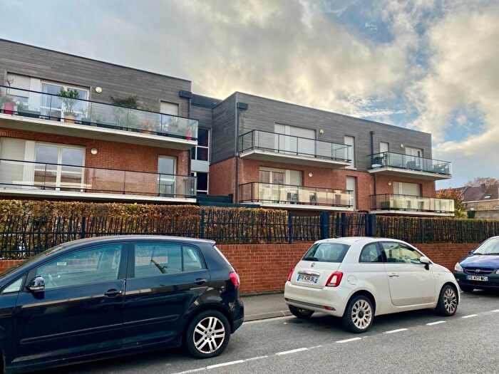 Appartement à vendre - Valenciennes - 4 pièces - 2 chambres