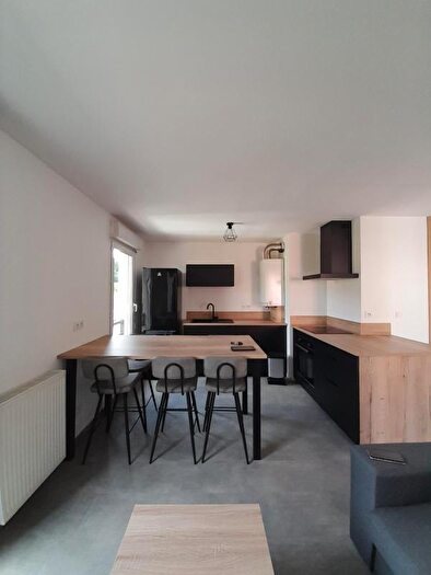 Bourgoin-Jallieu, Libération, Barbusse - Appartement 3 pièces à louer
