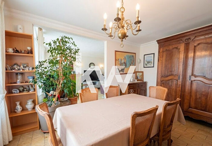 Appartement à vendre - Saint-Étienne, Couriot, Tarentaise, Beaubrun - 5 pièces - 3 chambres