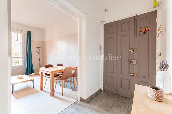 Appartement à louer - Toulon, Saint-Roch - 2 pièces - 1 chambre