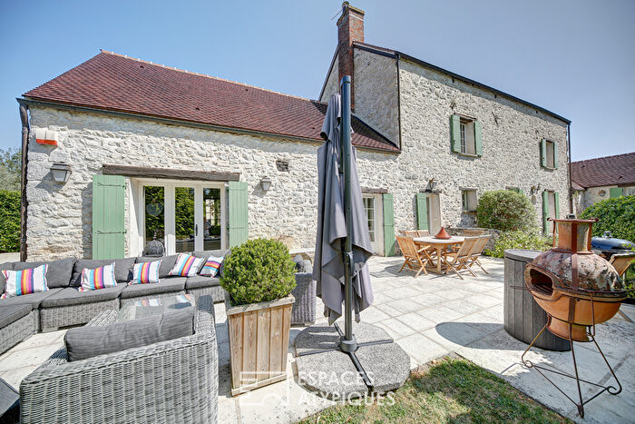Maison 8 pièces à Thiverval-Grignon, à vendre