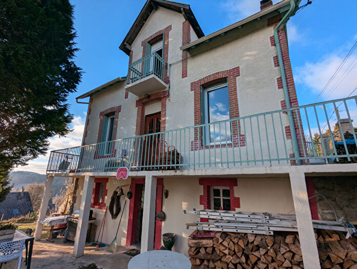 Maison à vendre - Ussel - 3 pièces - 2 chambres