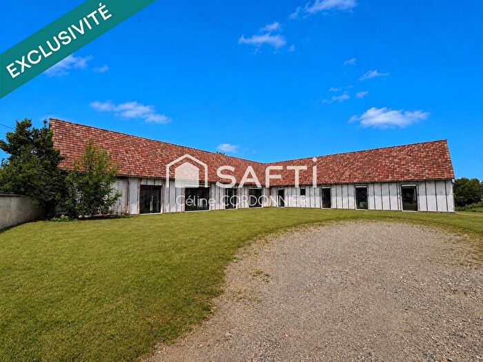 Maison 5 pièces à Menneville, à vendre