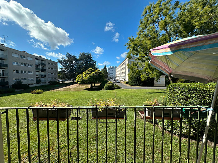 Appartement à vendre - Saint-Jean-de-la-Ruelle, Charles Beauhaire, Paul Doumer, Mairie - 3 pièces - 2 chambres