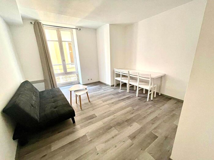 Arènes, Nîmes : Appartement 1 pièce à louer