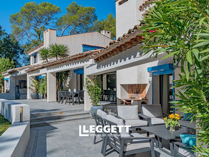 Maison à vendre - Valbonne, Carbejaire, Haut-Sartoux, Pythagore, Sophia-Antipolis - 10 pièces - 7 chambres