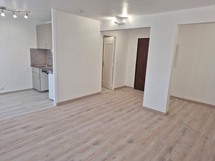 Appartement à louer - Beauté Baltard-Sous Préfecture, Nogent-sur-Marne - 1 pièce