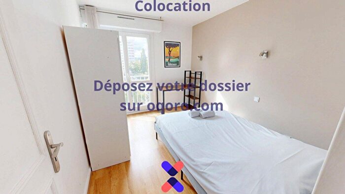 Appartement à louer - Champ Perdrix, Dijon - 5 pièces - 4 chambres