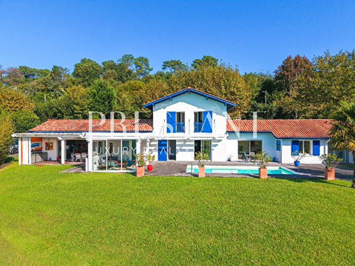 Maison à vendre - Bidart - 9 pièces - 6 chambres