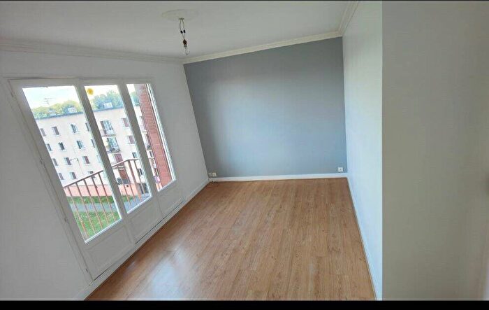 Appartement à louer - Fbg dAllier et Ecarts Sauf Part Ancienn, Decize - 4 pièces - 3 chambres