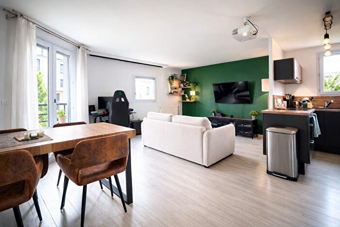 Appartement à vendre - Jouy-le-Moutier, Merisiers, Ecancourt, Côte-des-Carrières, Tremblays - 3 pièces - 2 chambres