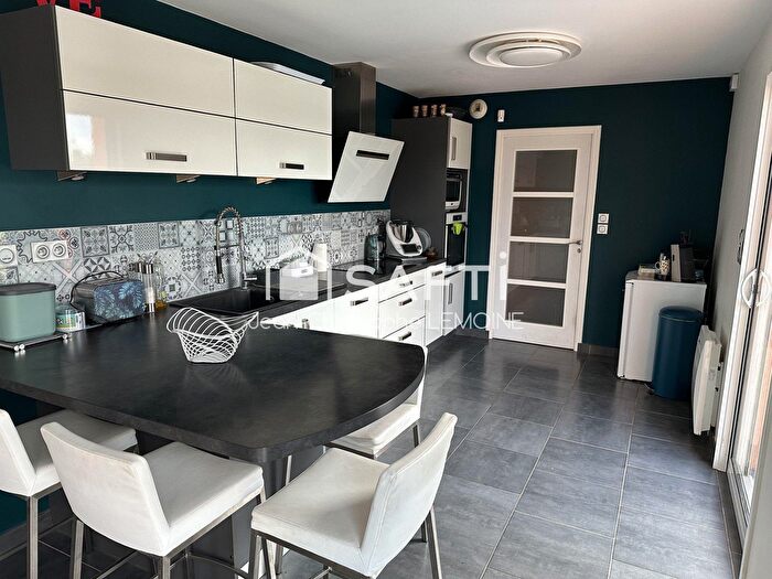 Saint-Aignan-sur-Roë : Maison 6 pièces à vendre