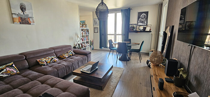 Appartement à vendre - Chenôve, Chenôve - 3 pièces - 2 chambres