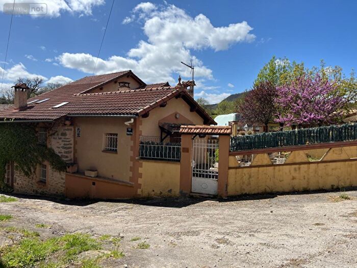 Maison 4 pièces à Nant, à vendre