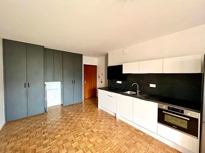 Appartement à louer - Centre Ville, Tassin-la-Demi-Lune - 2 pièces - 1 chambre