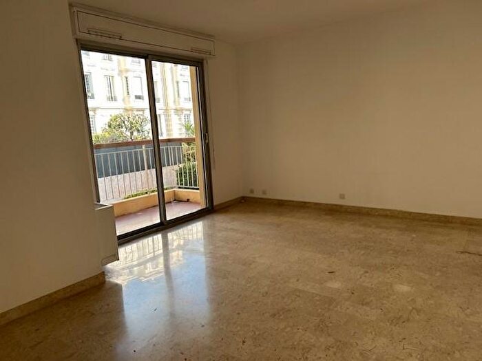 Nice, Madeleine : Appartement 2 pièces à vendre
