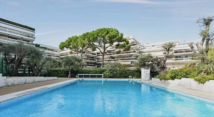 Appartement à vendre - Antibes, Juan-les-Pins, Le Cap - 3 pièces - 2 chambres