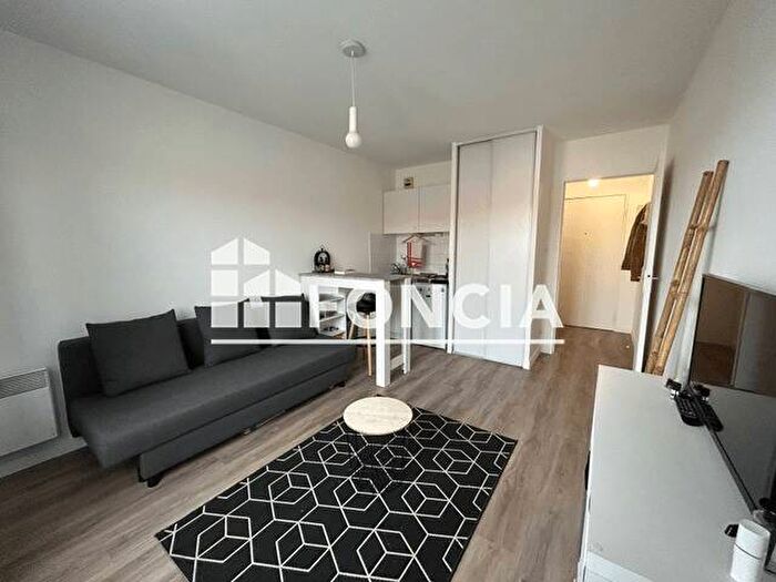 Robretières, La Roche-sur-Yon : Appartement 1 pièce à louer
