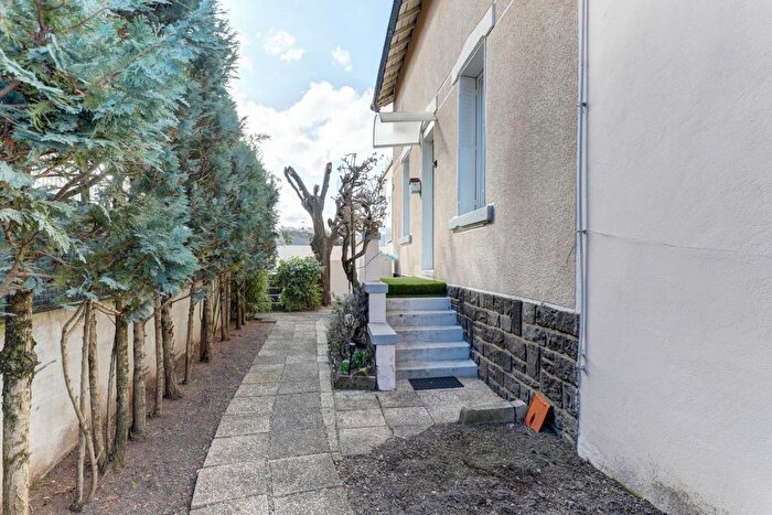 Maison à vendre - Clermont-Ferrand, Oradou - 6 pièces - 3 chambres