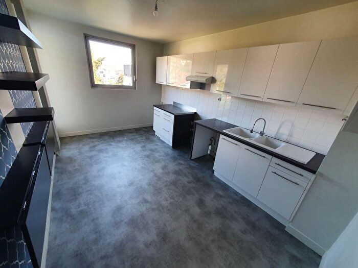 Appartement à louer - Chamalières, Royat - 5 pièces - 4 chambres