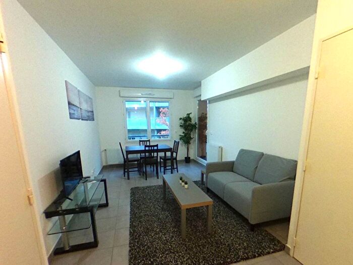 Appartement à louer - Bonnevay, La Soie, Les Brosses, Villeurbanne - 2 pièces - 1 chambre