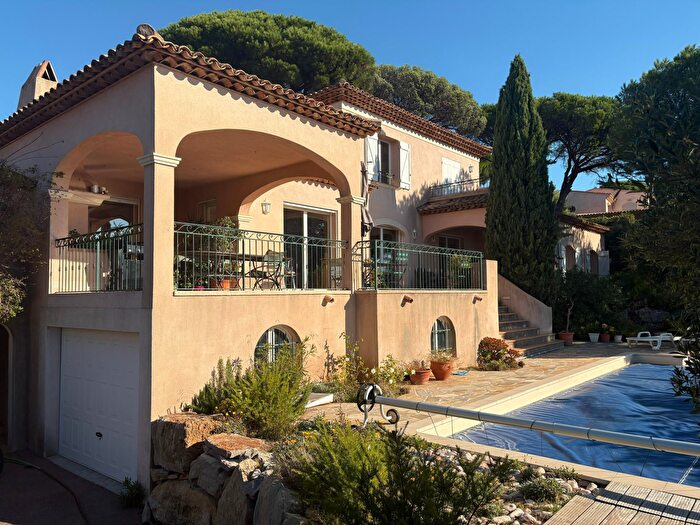 Maison à vendre - Sainte-Maxime, Saquèdes, Quilladou, Garonnette, Golfe - 6 pièces - 4 chambres